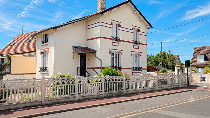 Maison 5 pièces à Gagny, Maison Blanche, à vendre