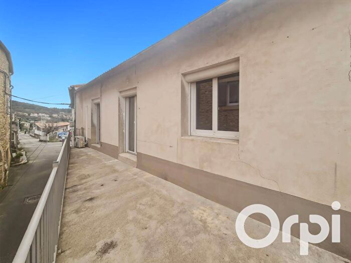 Appartement à louer - Saint-Julien-de-Peyrolas - 3 pièces - 2 chambres