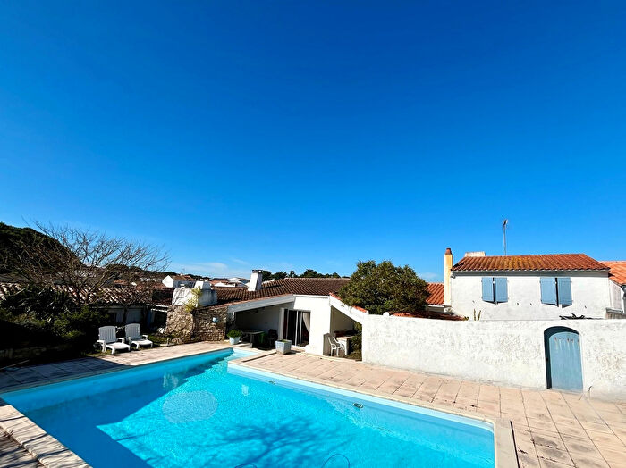 Maison à vendre - La Flotte - 8 pièces - 5 chambres