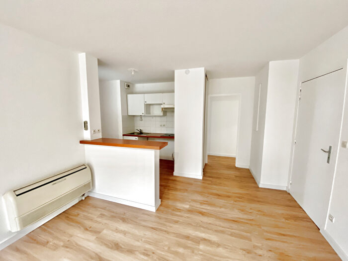 Maisons à vendre et appartements à louer - 1