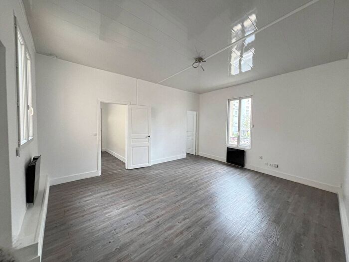 Appartement à louer - Petit Dammarie-Croix Saint Jacques, Dammarie-les-Lys - 2 pièces - 1 chambre