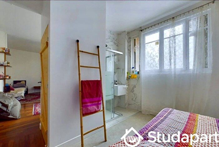 Appartement à louer - Danube-Porte des Lilas, Paris ème arrondissement - 2 pièces - 1 chambre