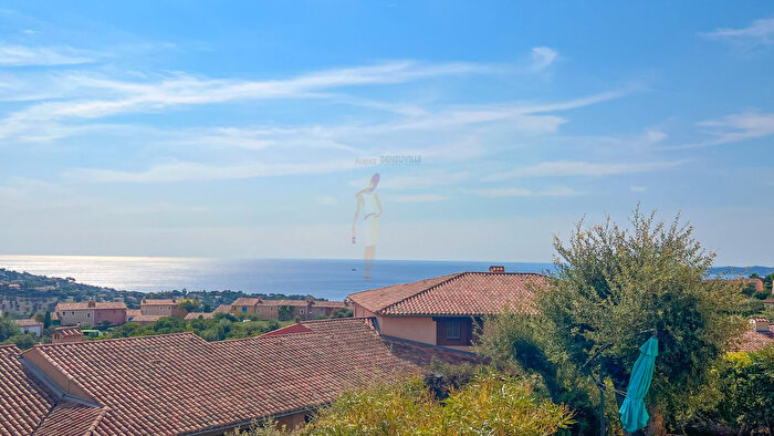 Appartement à vendre - Roquebrune-sur-Argens - 2 pièces - 1 chambre