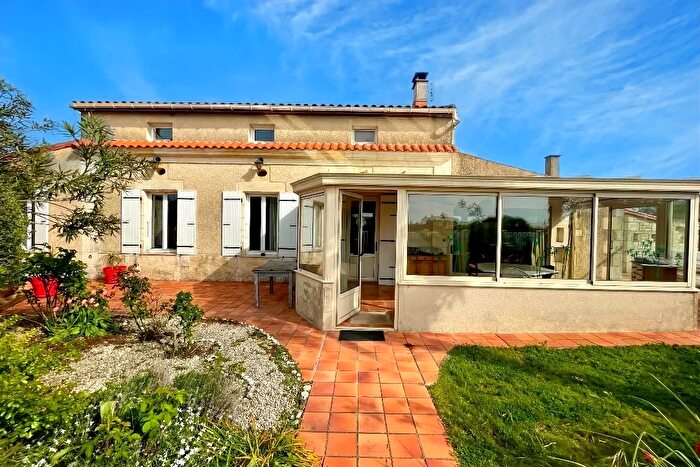 Maison 8 pièces à Trizay, à vendre