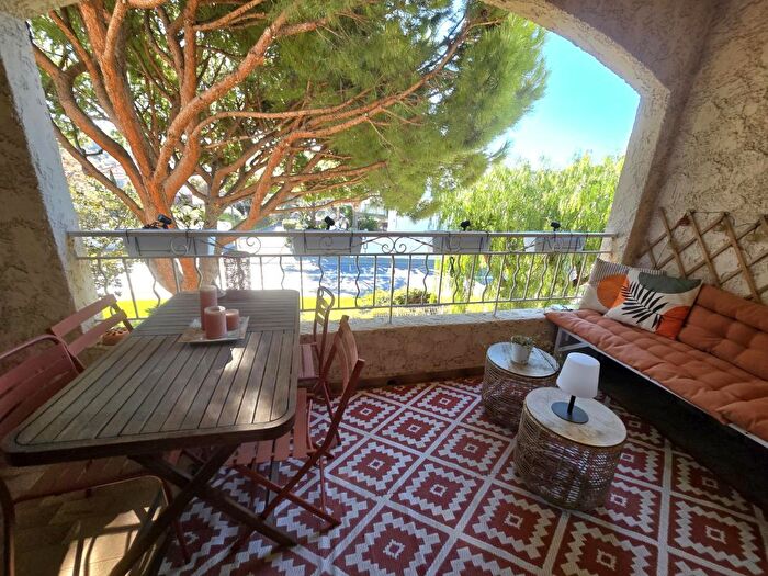 Appartement à vendre - Sanary-sur-Mer, Le Baou, Saint-Roch - 2 pièces - 1 chambre