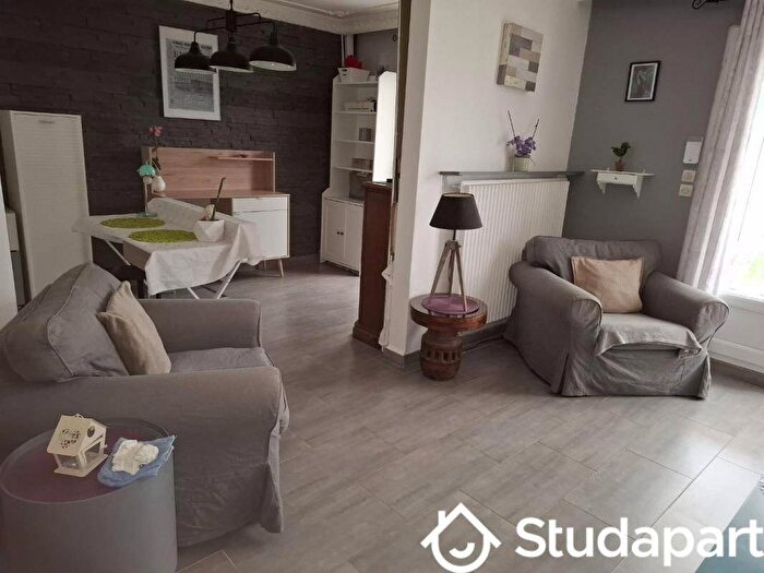 Appartement à louer - Bois des Friches, La Queue-en-Brie - 1 pièce - 1 chambre