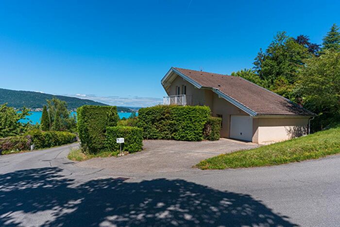 Maison 5 pièces à louer à Veyrier-du-Lac