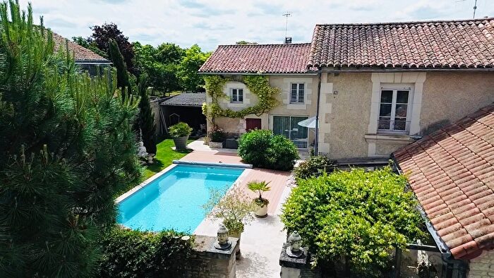 Maison à vendre - Avanton - 8 pièces - 5 chambres