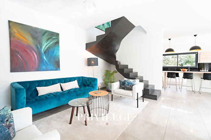 Maison à vendre - Sainte-Foy-lès-Lyon, La Plaine, Chantegrillet - 6 pièces - 4 chambres