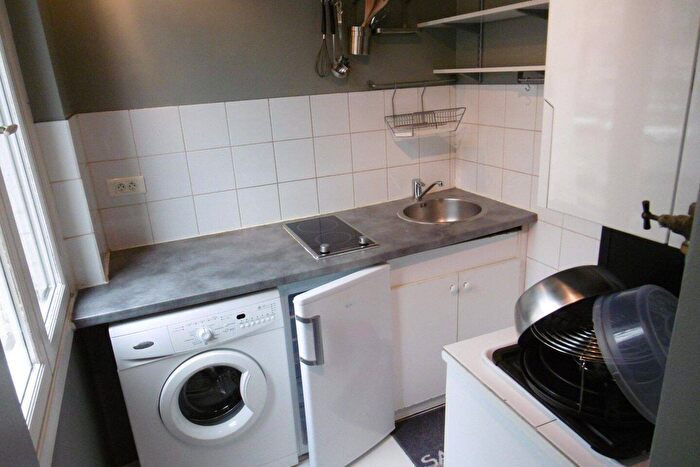 Appartement à louer - Cambronne-Garibaldi, Paris ème arrondissement - 1 pièce