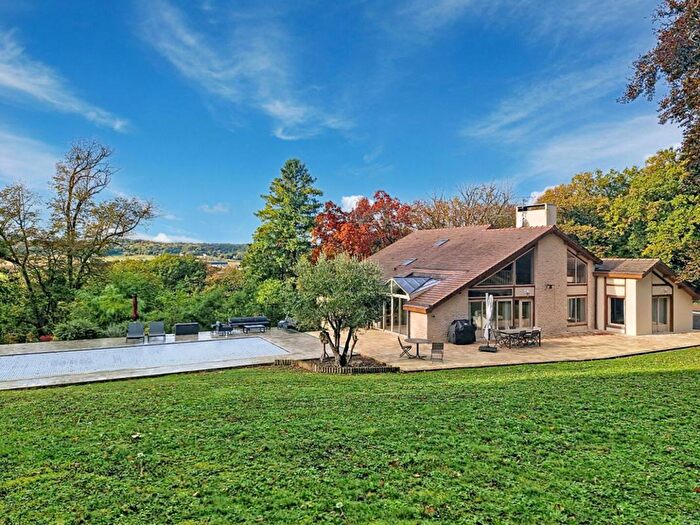 Maison à vendre - Hénonville - 11 pièces - 5 chambres