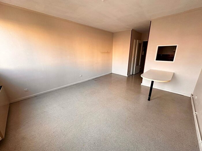 Appartement à louer - Montchat, Lyon ème arrondissement - 1 pièce