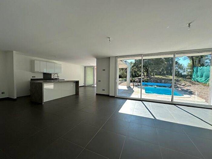 Maison à louer - Marseille ème arrondissement - 4 pièces - 3 chambres