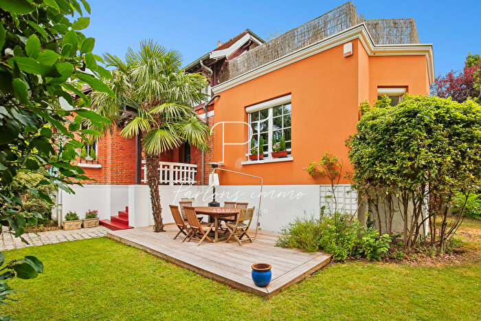 Vaucresson - Maison 9 pièces à vendre