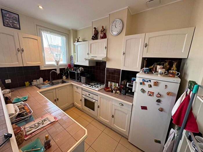 Appartement à vendre - Dieppe, Centre-ville, Saint-Pierre, Chanzy - 3 pièces - 2 chambres