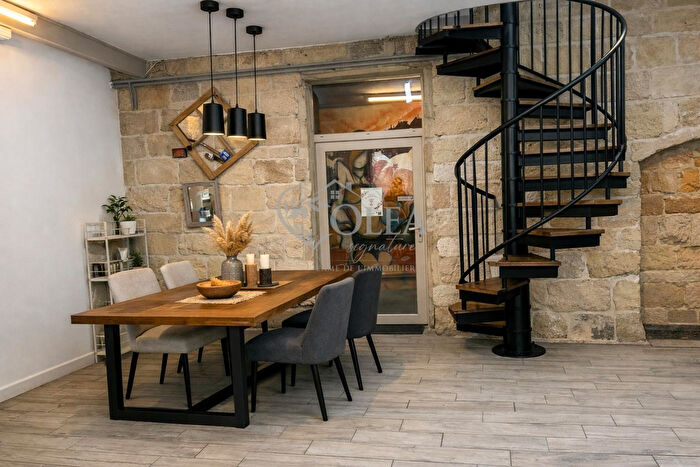 Appartement 5 pièces à vendre - Uzès