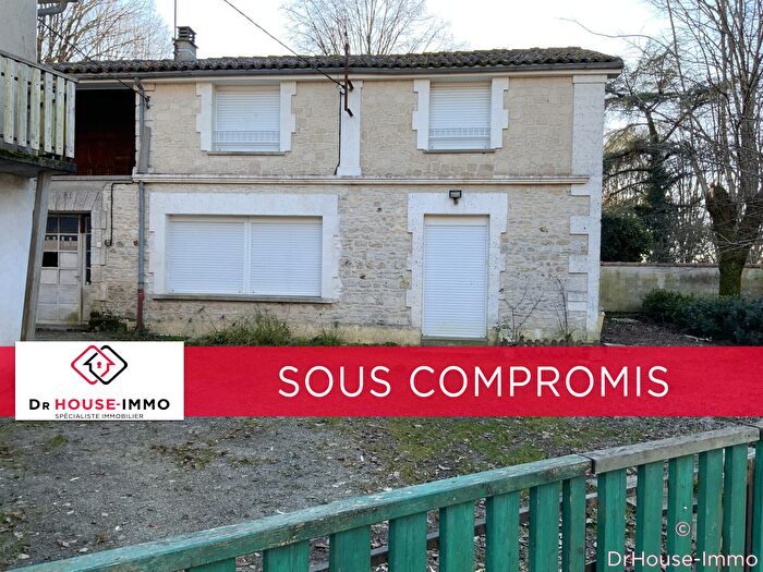 Maison à vendre - Saint-Claud - 9 pièces - 7 chambres