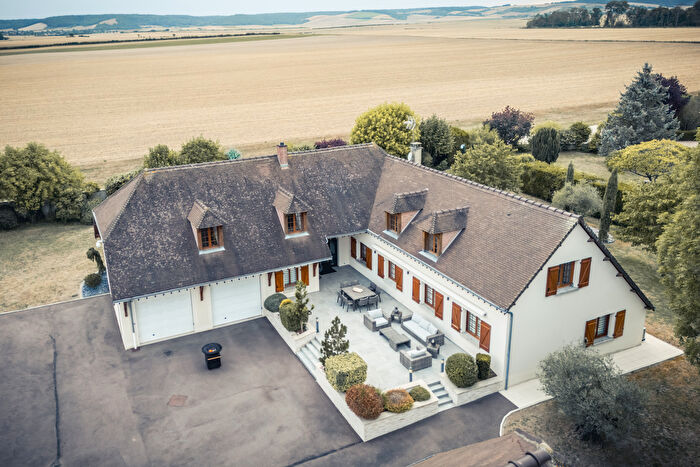 Saint-Pouange : Maison 9 pièces à vendre