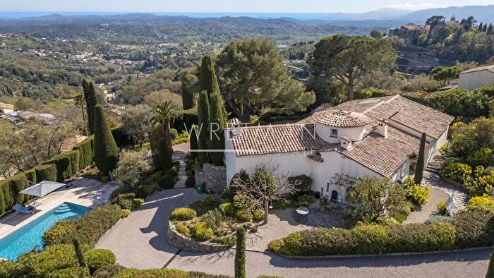 Châteauneuf-Grasse - Maison 6 pièces à vendre