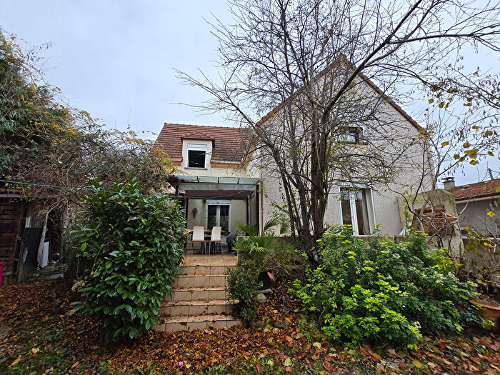 Maison à vendre - Sainte-Geneviève-des-Bois, Hôtel de Ville - 6 pièces - 4 chambres