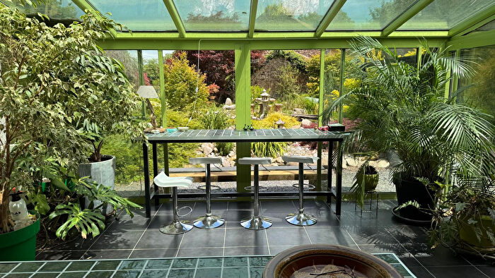 Maison à vendre - Saint-Laurent-les-Églises - 5 pièces - 3 chambres