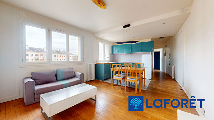 Appartement à louer - Juvisy-sur-Orge, Centre-ville, Entrevoies, Seine - 2 pièces - 1 chambre