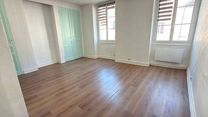 Vienne, Centre-ville : Appartement 2 pièces à louer