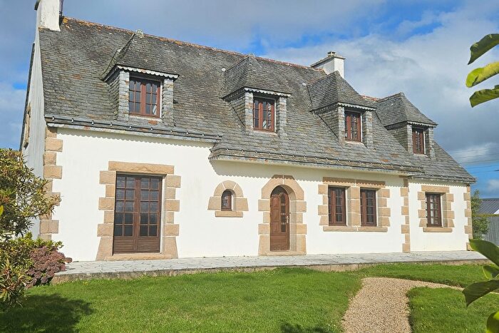 Maison à vendre - Callac - 7 pièces - 5 chambres