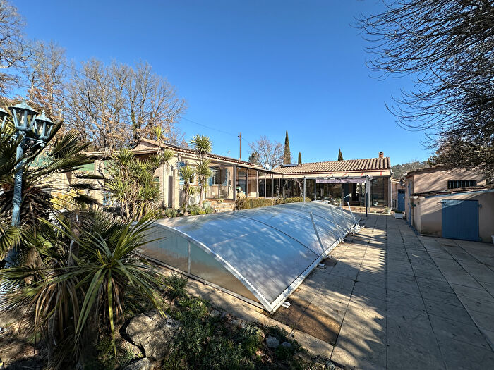 Maisons à vendre et appartements à louer - 1