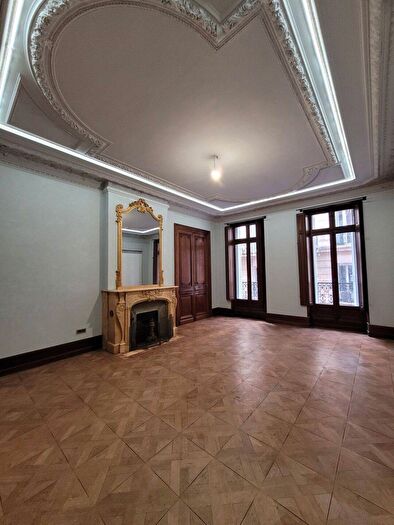 Appartement à louer - Palais de Justice, Marseille ème arrondissement - 5 pièces - 4 chambres