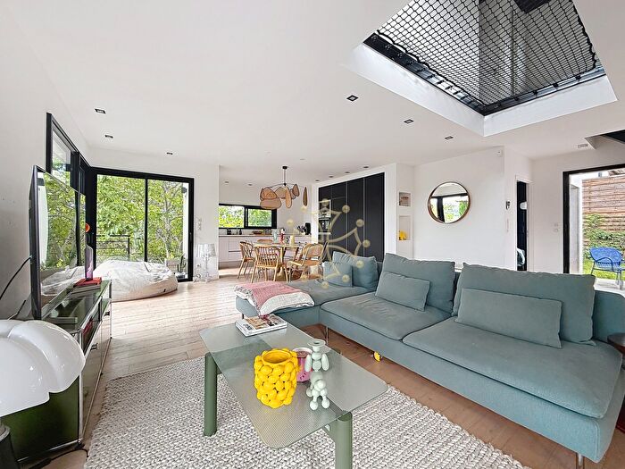 Maison 5 pièces à Saint-Geniès-Bellevue, à vendre