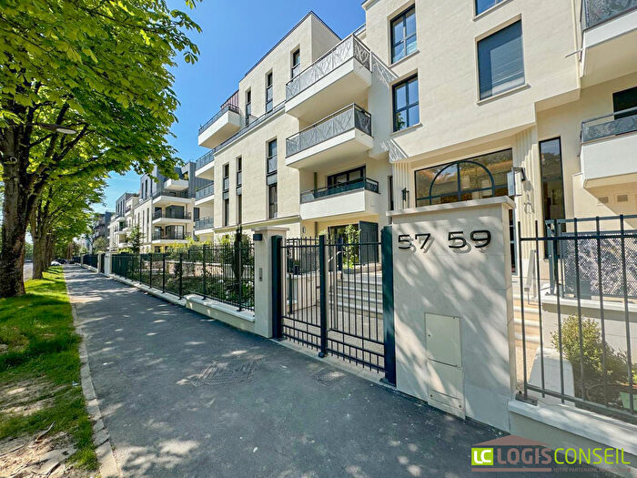 Appartement à louer - Châtenay-Malabry, Petit Chatenay, Voltaire, Croix Blanche - 4 pièces - 3 chambres