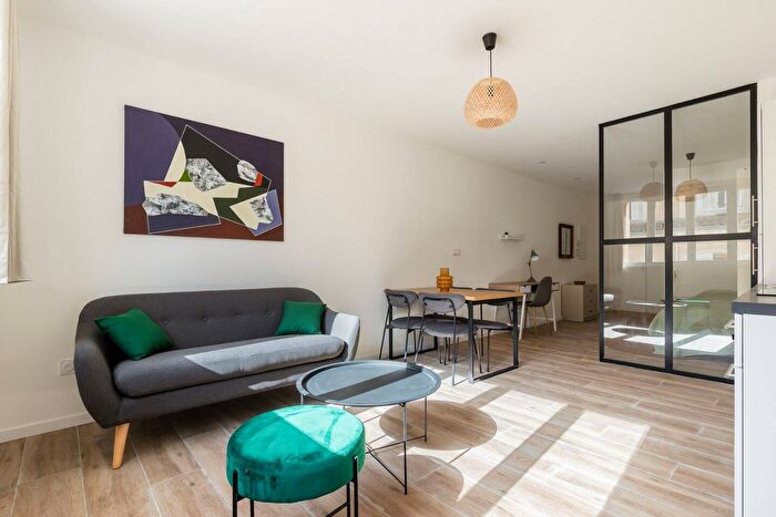 Appartement à louer - Noailles, Marseille er arrondissement - 1 pièce - 1 chambre