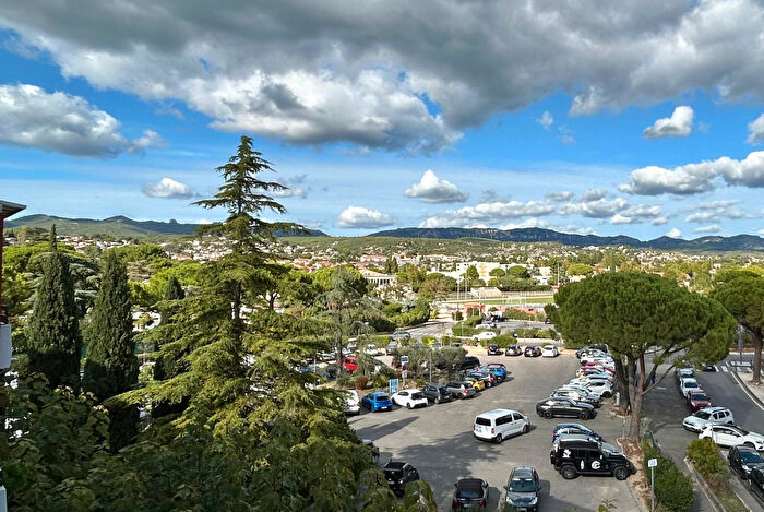 Appartement à vendre - Plan-de-Cuques - 3 pièces - 2 chambres