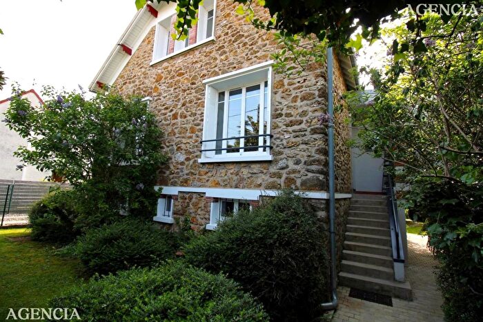 Maison à vendre - Pontault-Combault - 6 pièces - 4 chambres