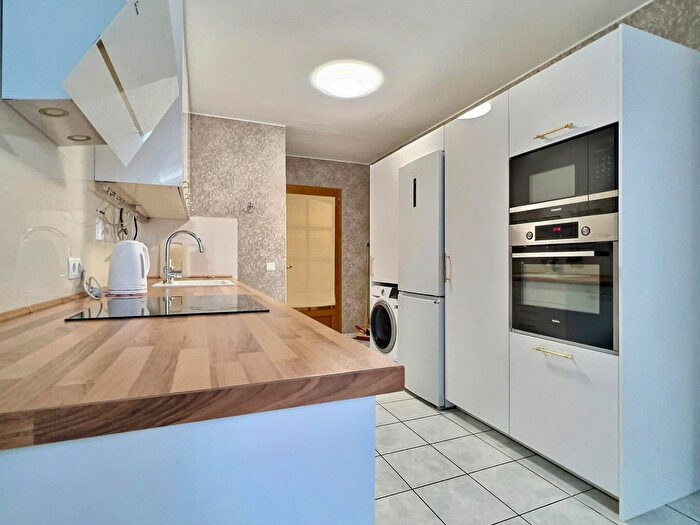 Appartement à vendre - Forbach, Centre-ville - 4 pièces - 3 chambres