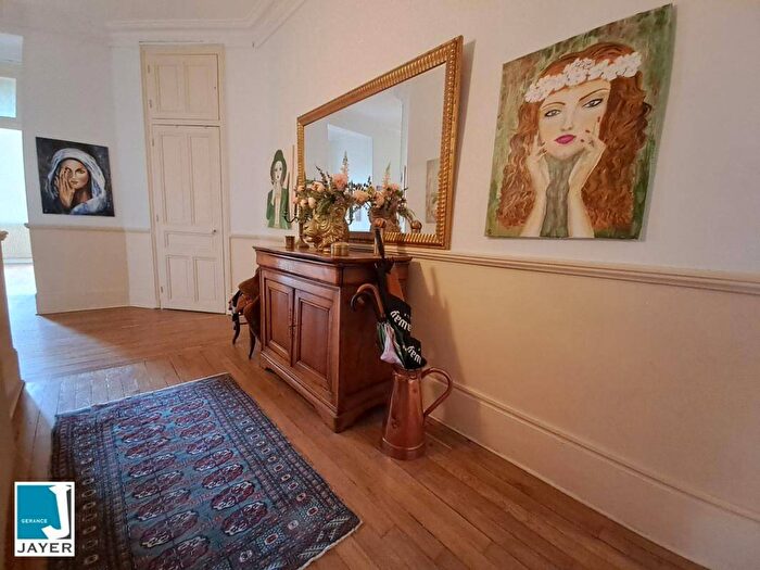 Appartement à louer - Centre, Chalon-sur-Saône - 7 pièces - 4 chambres