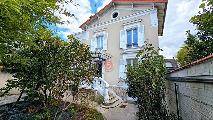 Maison 6 pièces à vendre à Le Raincy, Gare