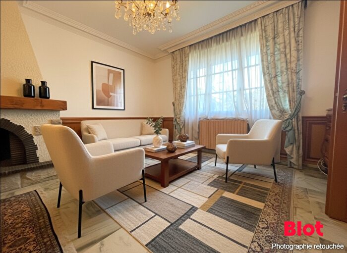 Maison à vendre - Quartiers Nord-Est, Jeanne dArc - 6 pièces - 4 chambres