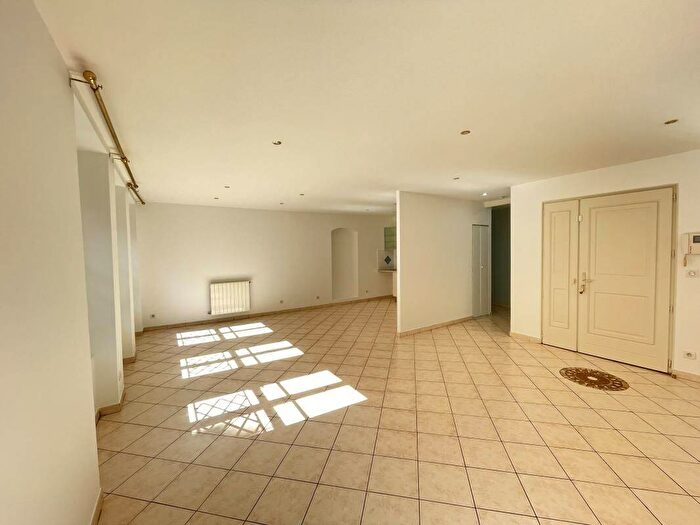 Belsunce, Marseille 1er arrondissement : Appartement 4 pièces à louer