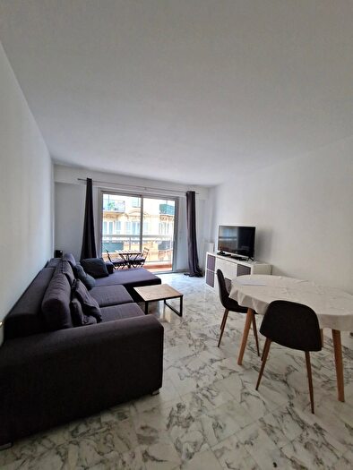 Appartement 2 pièces à Nice, Carabacel, à louer