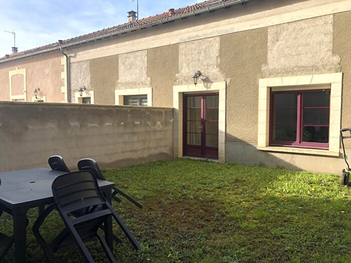 Maison à louer - Saint-Varent - 3 pièces - 2 chambres