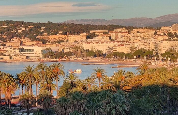Appartement à vendre - Cannes, Pointe Croisette - 2 pièces - 1 chambre