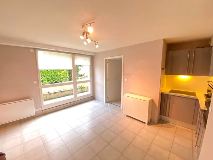 Appartement à louer - Quartiers Nord-Est, Maurepas - 2 pièces - 1 chambre