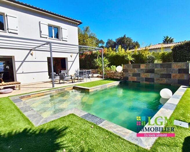 Maison à vendre - Le Plan-de-la-Tour - 4 pièces - 3 chambres