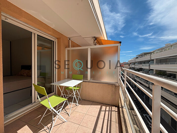 Appartement 2 pièces à Antibes, Coeur de ville, à louer