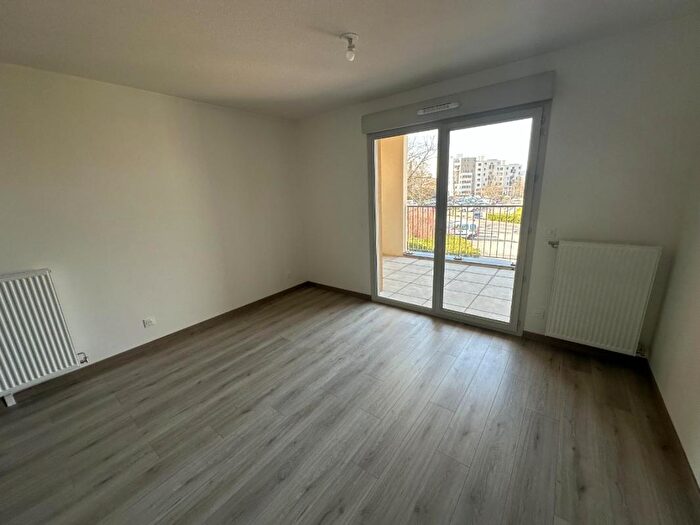 Appartement à louer - Villefontaine, Centre-ville, Saint-Bonnet - 2 pièces - 1 chambre