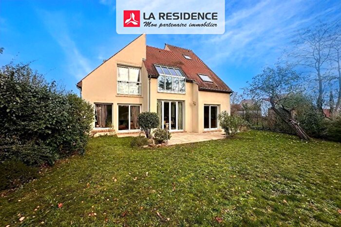 Maison à vendre - Chatou, Ouest - 6 pièces - 4 chambres