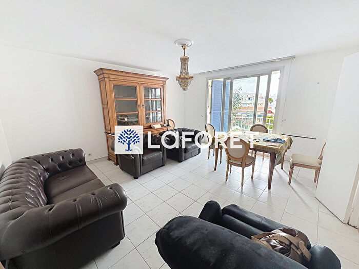 Cagnes-sur-Mer, La Gare, Les Plans, Hippodrome : Appartement 3 pièces à vendre