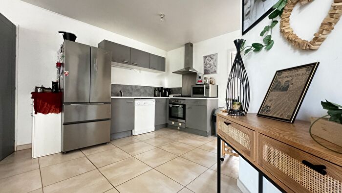 Maisons à vendre et appartements à louer - 1